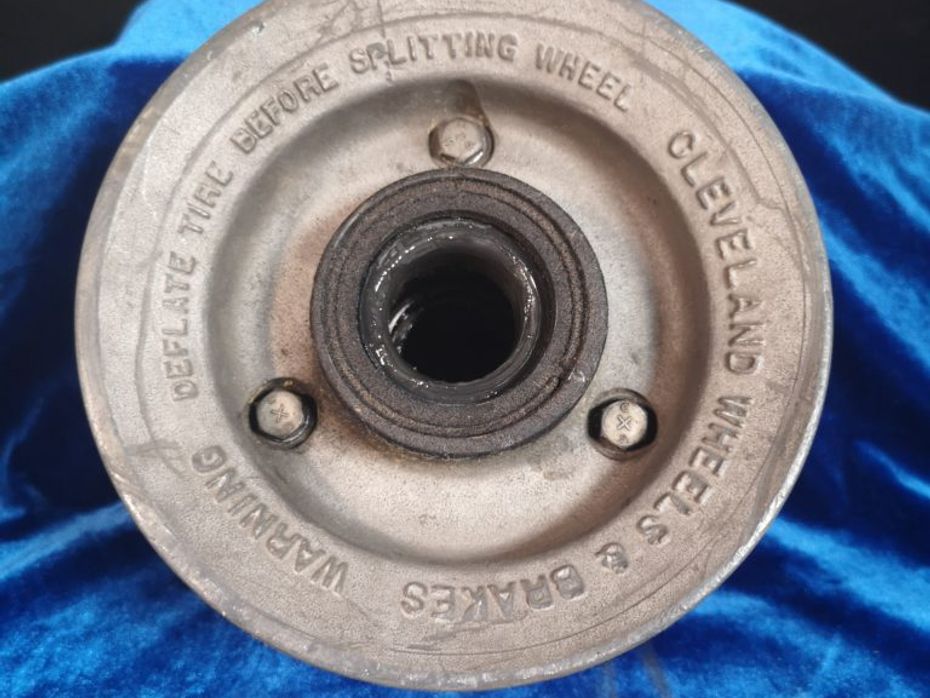 CLEVELAND NOSE RIM/ TIRE ASSY - 7929 | Aviators Market