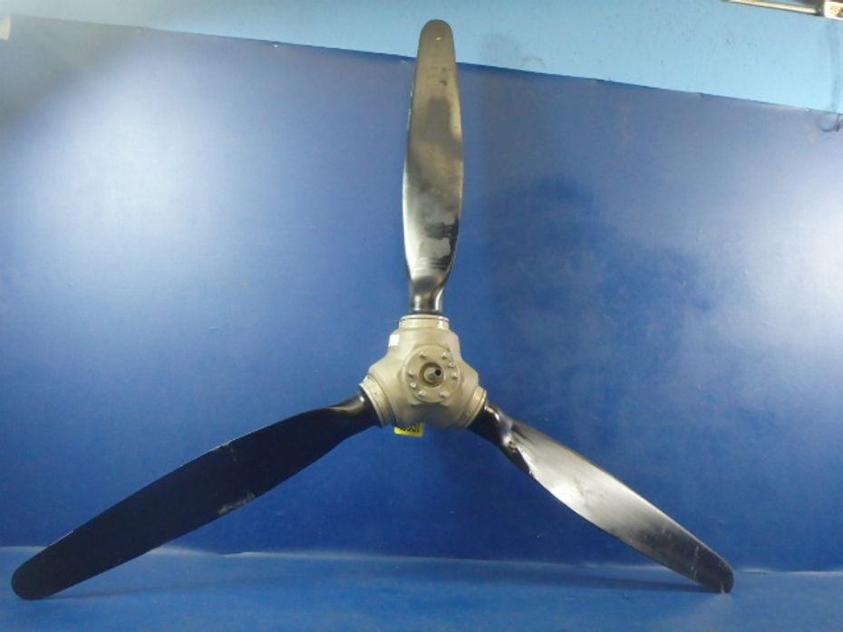 MCCAULEY 3 BLADE PROPELLER ID45931 - 3524 | Aviators Market