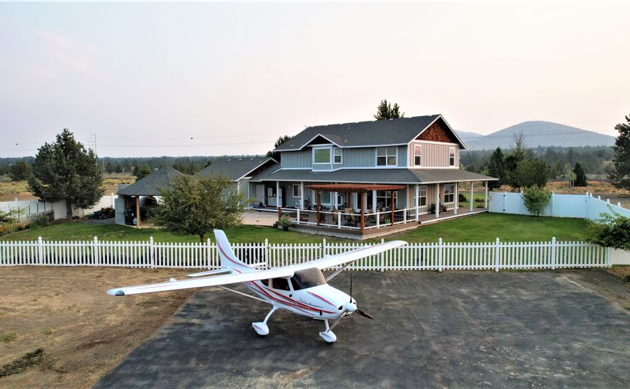 BEAUTIFUL CENTRAL OREGON HOME ON A PRIVATE RUNWAY!! - 6807 | Aviators ...