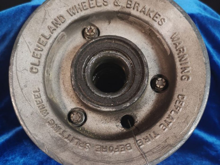 CLEVELAND NOSE RIM/ TIRE ASSY - 7929 | Aviators Market