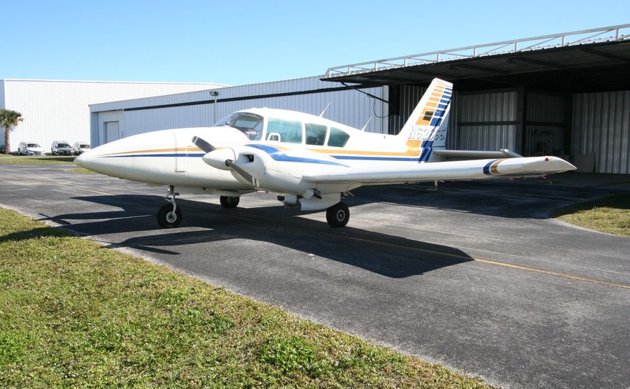 1976 PIPER AZTEC F - 2848 | Aviators Market